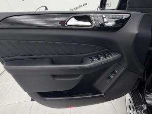 Black Mercedes-Benz GLE 350 2016 in Vilnius, with an engine capacity of 2.99 L and mileage of 240 thousand km for 25900 €, photo 22 on AUTOMOTO.COM.LV