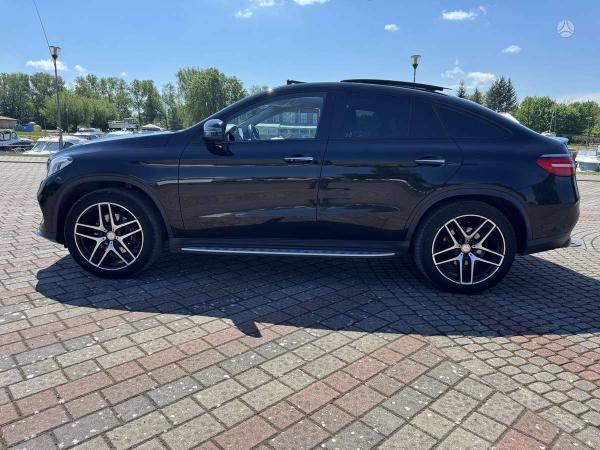Мерседес ГЛE 350 2016 в Шилуте на AUTOMOTO.COM.LV Черный Мерседес ГЛE 350 2016 в Шилуте, объемом двигателя 2.99 л и пробегом 225 тыс. км за 29800 €, фото 1 на AUTOMOTO.COM.LV