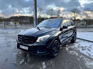 Melns Mercedes-Benz GLE 350 2017 Viļņa, ar dzinēja tilpumu 2.99 L un nobraukumu 313 tūkst. km par 19200 €, foto 2 vietnē AUTOMOTO.COM.LV