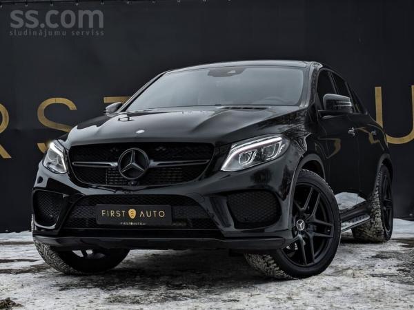 Black Mercedes-Benz GLE 350 2017 in Tukums, with an engine capacity of 3.00 L and mileage of 135 thousand km for 33990 €, photo 2 on AUTOMOTO.COM.LV