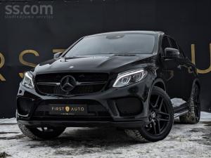 Melns Mercedes-Benz GLE 350 2017 Tukums, ar dzinēja tilpumu 3.00 L un nobraukumu 135 tūkst. km par 33990 €, foto 2 vietnē AUTOMOTO.COM.LV