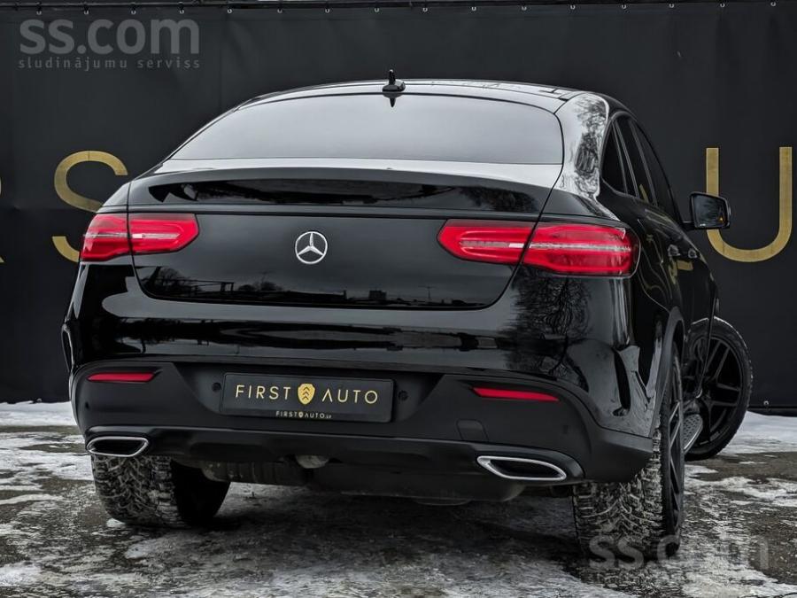 Melns Mercedes-Benz GLE 350 2017 Tukums, ar dzinēja tilpumu 3.00 L un nobraukumu 135 tūkst. km par 33990 €, foto 4 vietnē AUTOMOTO.COM.LV