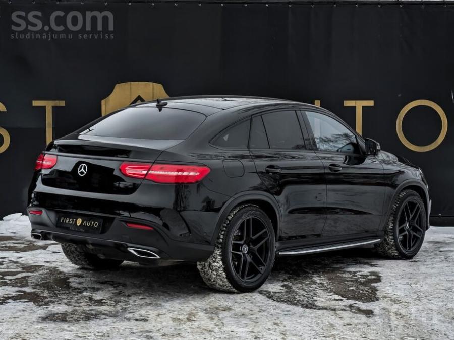 Melns Mercedes-Benz GLE 350 2017 Tukums, ar dzinēja tilpumu 3.00 L un nobraukumu 135 tūkst. km par 33990 €, foto 5 vietnē AUTOMOTO.COM.LV