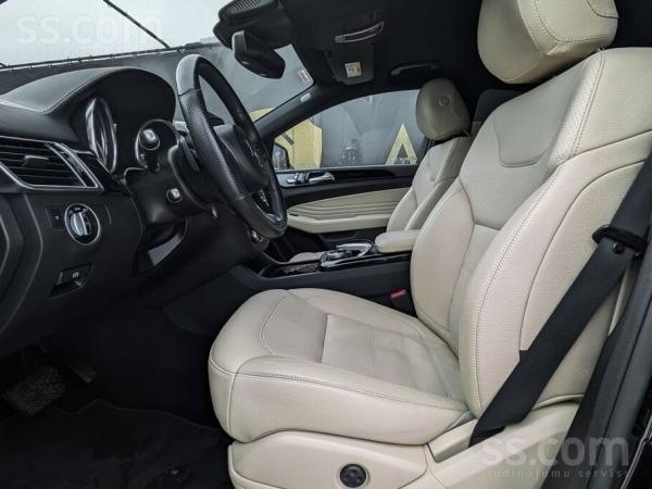 Black Mercedes-Benz GLE 350 2017 in Tukums, with an engine capacity of 3.00 L and mileage of 135 thousand km for 33990 €, photo 7 on AUTOMOTO.COM.LV