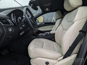 Melns Mercedes-Benz GLE 350 2017 Tukums, ar dzinēja tilpumu 3.00 L un nobraukumu 135 tūkst. km par 33990 €, foto 7 vietnē AUTOMOTO.COM.LV