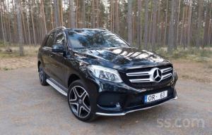 Melns Mercedes-Benz GLE 350 2017 Rīga, ar dzinēja tilpumu 3.00 L un nobraukumu 330 tūkst. km par 19800 €, foto 3 vietnē AUTOMOTO.COM.LV