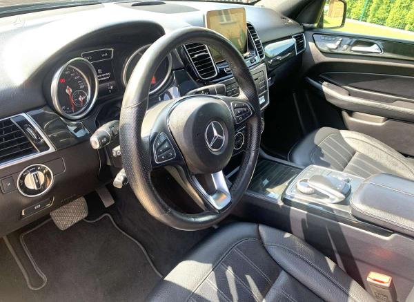 Black Mercedes-Benz GLE 350 2017 in Jonava, with an engine capacity of 3.00 L and mileage of 155 thousand km for 17300 €, photo 10 on AUTOMOTO.COM.LV