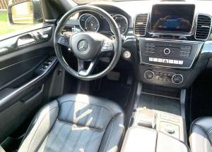 Black Mercedes-Benz GLE 350 2017 in Jonava, with an engine capacity of 3.00 L and mileage of 155 thousand km for 17300 €, photo 12 on AUTOMOTO.COM.LV