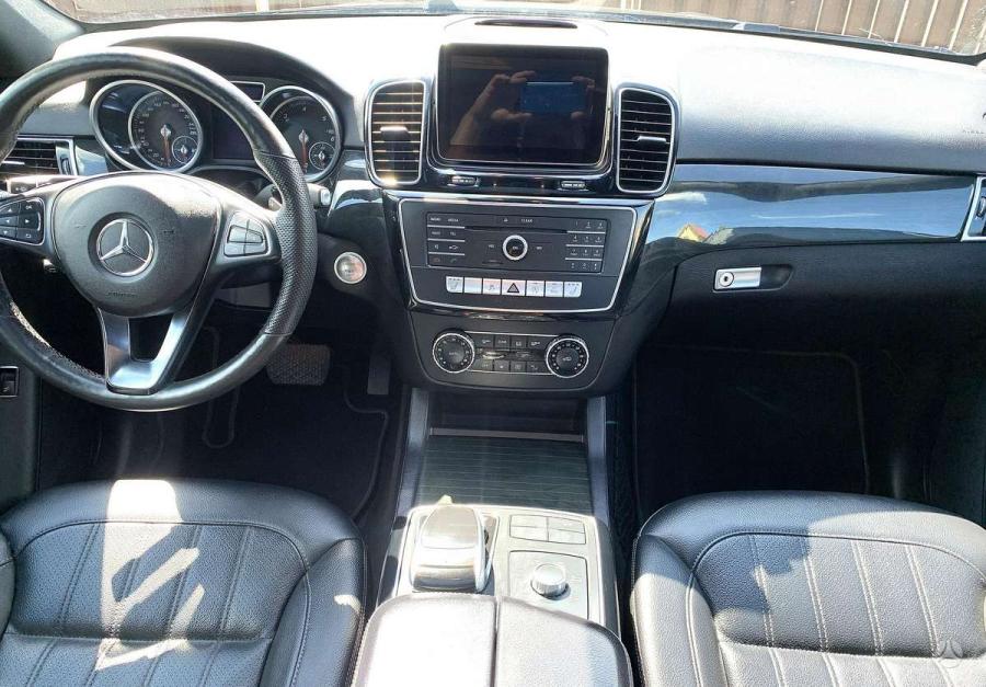 Black Mercedes-Benz GLE 350 2017 in Jonava, with an engine capacity of 3.00 L and mileage of 155 thousand km for 17300 €, photo 14 on AUTOMOTO.COM.LV