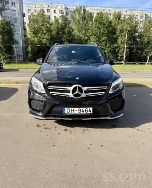 Black Mercedes-Benz GLE 350 2017 in Riga, with an engine capacity of 3.00 L and mileage of 332 thousand km for 17800 €, photo  on AUTOMOTO.COM.LV