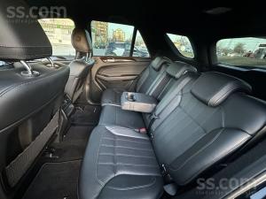 Black Mercedes-Benz GLE 350 2017 in Riga, with an engine capacity of 3.00 L and mileage of 332 thousand km for 17800 €, photo 10 on AUTOMOTO.COM.LV