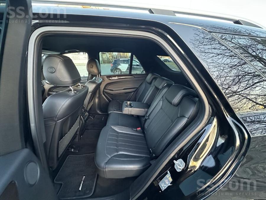 Black Mercedes-Benz GLE 350 2017 in Riga, with an engine capacity of 3.00 L and mileage of 332 thousand km for 17800 €, photo 11 on AUTOMOTO.COM.LV