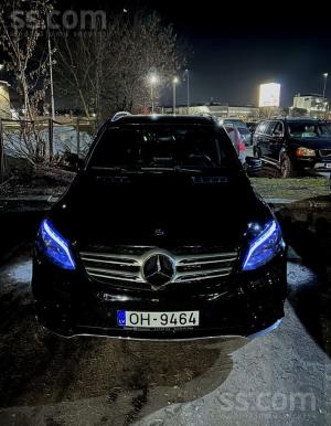 Black Mercedes-Benz GLE 350 2017 in Riga, with an engine capacity of 3.00 L and mileage of 332 thousand km for 17800 €, photo 12 on AUTOMOTO.COM.LV