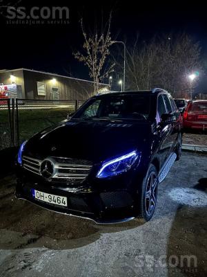 Black Mercedes-Benz GLE 350 2017 in Riga, with an engine capacity of 3.00 L and mileage of 332 thousand km for 17800 €, photo 14 on AUTOMOTO.COM.LV