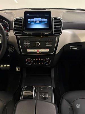 Melns Mercedes-Benz GLE 350 2017 Marijampole, ar dzinēja tilpumu 2.99 L un nobraukumu 265 tūkst. km par 27850 €, foto 10 vietnē AUTOMOTO.COM.LV