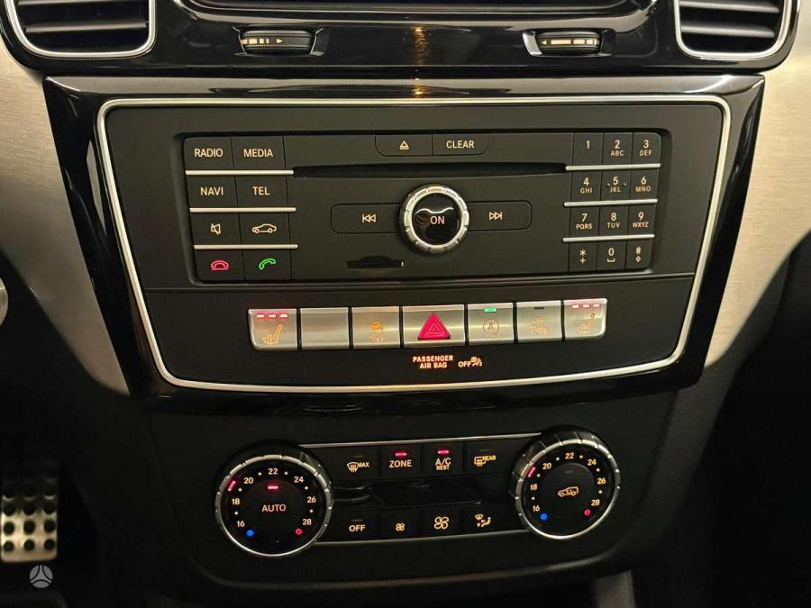 Melns Mercedes-Benz GLE 350 2017 Marijampole, ar dzinēja tilpumu 2.99 L un nobraukumu 265 tūkst. km par 27850 €, foto 23 vietnē AUTOMOTO.COM.LV