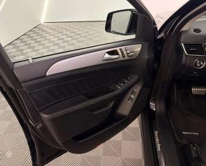 Melns Mercedes-Benz GLE 350 2017 Marijampole, ar dzinēja tilpumu 2.99 L un nobraukumu 265 tūkst. km par 27850 €, foto 31 vietnē AUTOMOTO.COM.LV