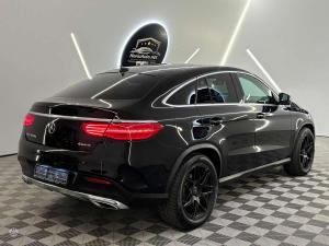 Melns Mercedes-Benz GLE 350 2017 Marijampole, ar dzinēja tilpumu 2.99 L un nobraukumu 265 tūkst. km par 27850 €, foto 38 vietnē AUTOMOTO.COM.LV