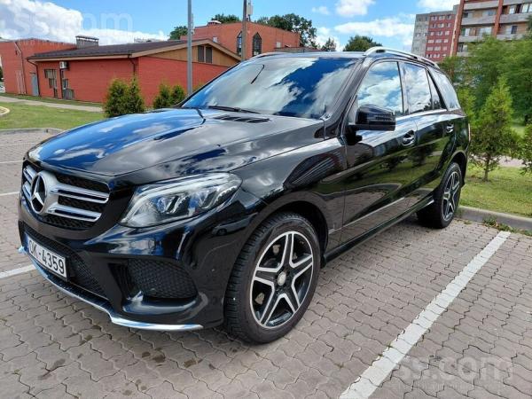 Black Mercedes-Benz GLE 350 2017 in Riga, with an engine capacity of 3.00 L and mileage of 195 thousand km for 22500 €, photo 1 on AUTOMOTO.COM.LV