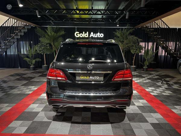 Black Mercedes-Benz GLE 350 2017 in Vilnius, with an engine capacity of 2.99 L and mileage of 130 thousand km for 27000 €, photo 7 on AUTOMOTO.COM.LV