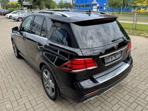 Melns Mercedes-Benz GLE 350 2017 Šauļi, ar dzinēja tilpumu 2.99 L un nobraukumu 179 tūkst. km par 24000 €, foto 5 vietnē AUTOMOTO.COM.LV