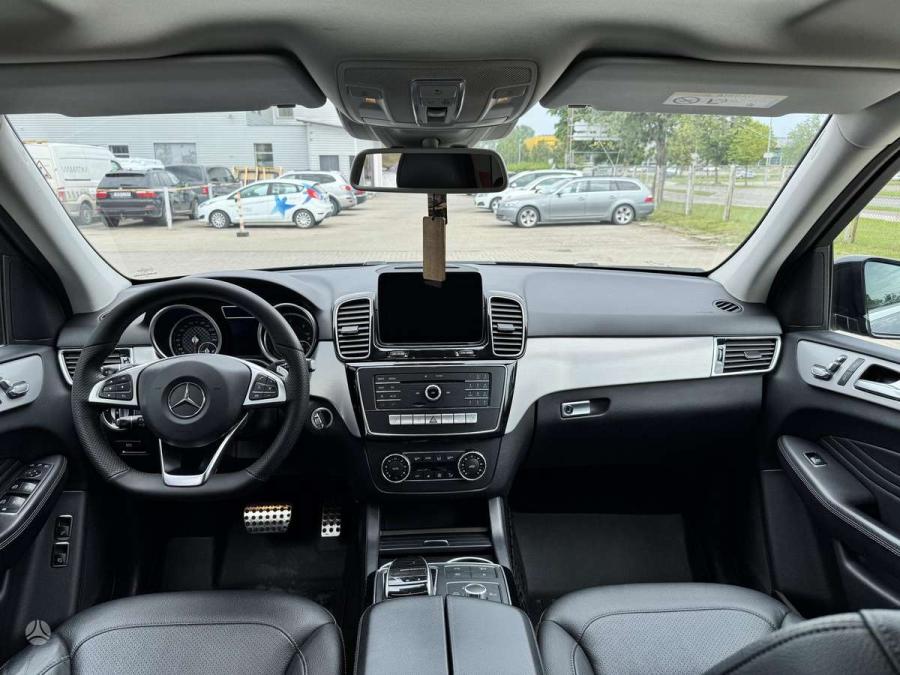 Melns Mercedes-Benz GLE 350 2017 Šauļi, ar dzinēja tilpumu 2.99 L un nobraukumu 179 tūkst. km par 24000 €, foto 9 vietnē AUTOMOTO.COM.LV