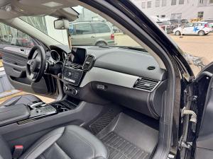 Melns Mercedes-Benz GLE 350 2017 Šauļi, ar dzinēja tilpumu 2.99 L un nobraukumu 179 tūkst. km par 24000 €, foto 11 vietnē AUTOMOTO.COM.LV