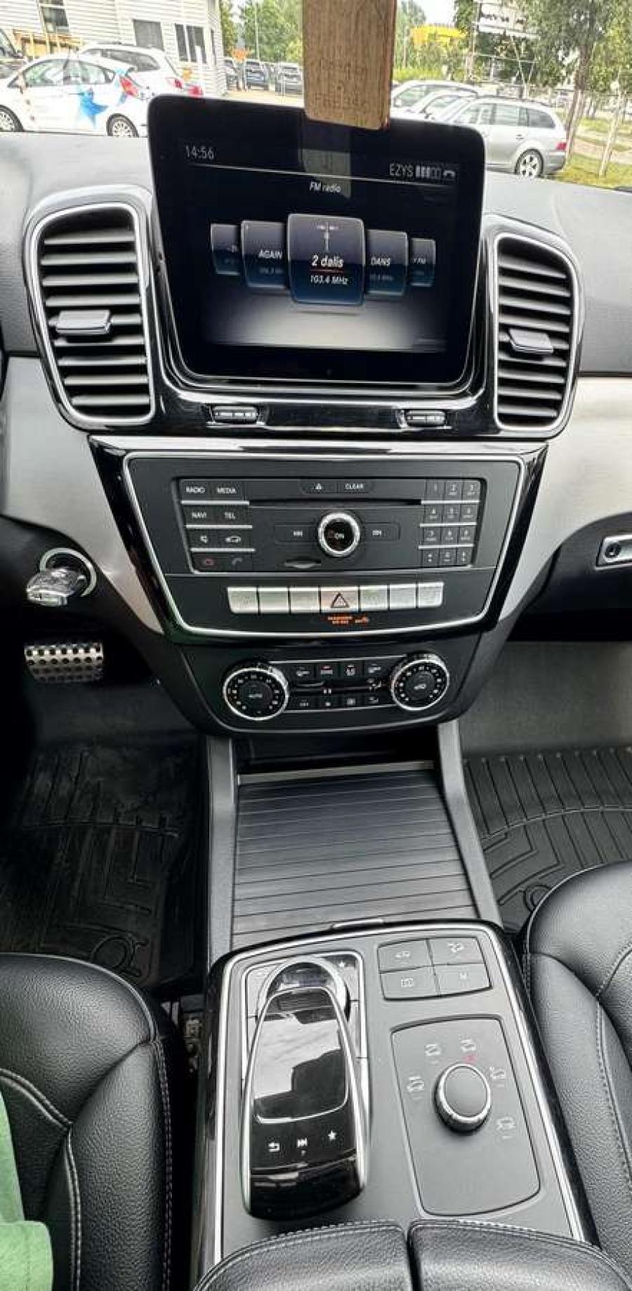 Melns Mercedes-Benz GLE 350 2017 Šauļi, ar dzinēja tilpumu 2.99 L un nobraukumu 179 tūkst. km par 24000 €, foto 20 vietnē AUTOMOTO.COM.LV