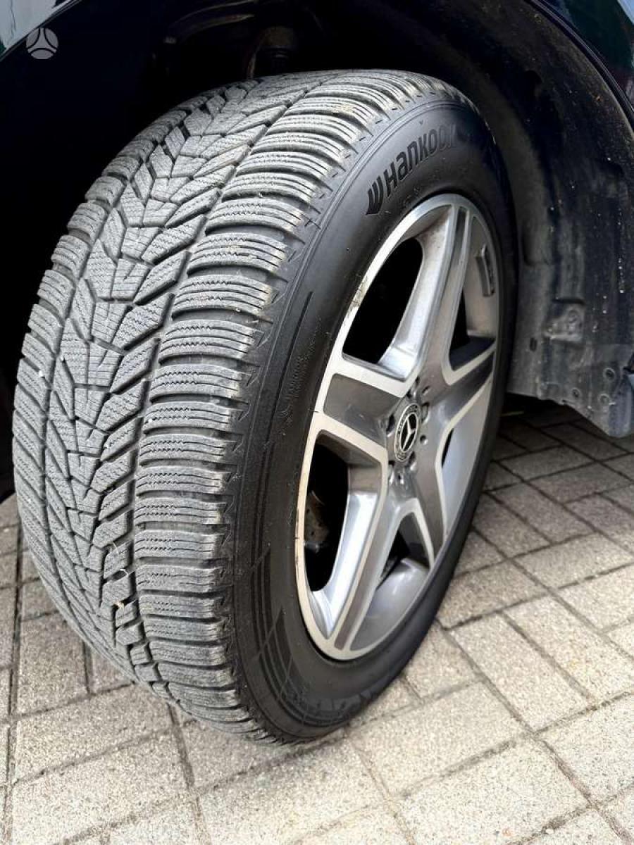 Melns Mercedes-Benz GLE 350 2017 Šauļi, ar dzinēja tilpumu 2.99 L un nobraukumu 179 tūkst. km par 24000 €, foto 26 vietnē AUTOMOTO.COM.LV