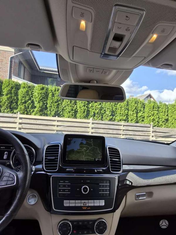 Black Mercedes-Benz GLE 350 2017 in Kaunas, with an engine capacity of 3.50 L and mileage of 289 thousand km for 20000 €, photo 9 on AUTOMOTO.COM.LV