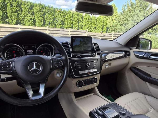 Black Mercedes-Benz GLE 350 2017 in Kaunas, with an engine capacity of 3.50 L and mileage of 289 thousand km for 20000 €, photo 10 on AUTOMOTO.COM.LV