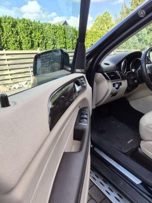 Melns Mercedes-Benz GLE 350 2017 Kauņa, ar dzinēja tilpumu 3.50 L un nobraukumu 289 tūkst. km par 20000 €, foto 12 vietnē AUTOMOTO.COM.LV