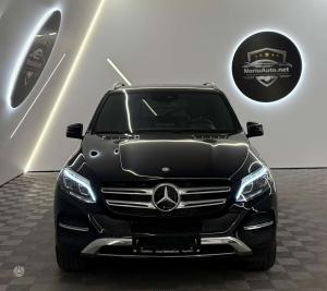 Black Mercedes-Benz GLE 350 2017 in Marijampole, with an engine capacity of 2.99 L and mileage of 271 thousand km for 19999 €, photo 7 on AUTOMOTO.COM.LV