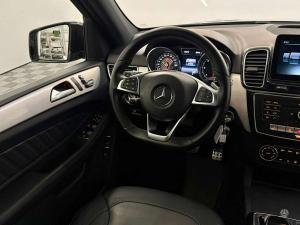 Black Mercedes-Benz GLE 350 2017 in Marijampole, with an engine capacity of 2.99 L and mileage of 271 thousand km for 19999 €, photo 20 on AUTOMOTO.COM.LV
