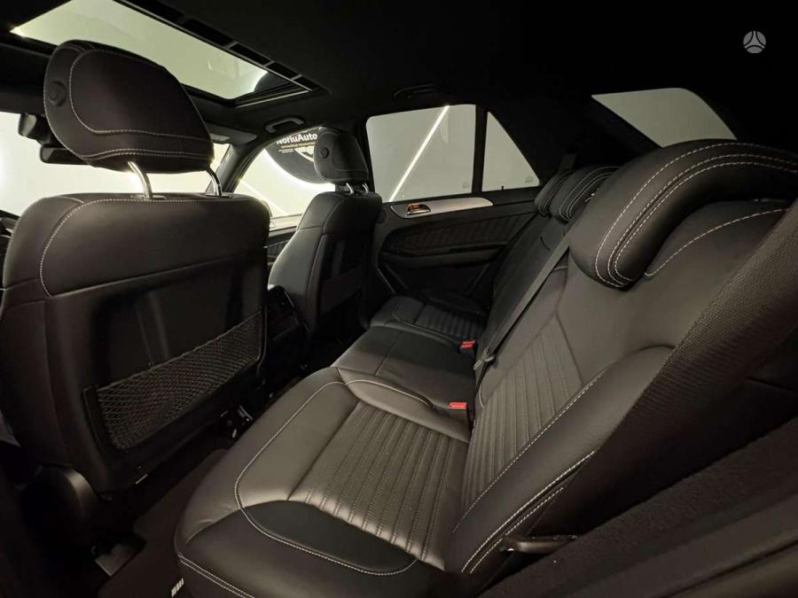 Black Mercedes-Benz GLE 350 2017 in Marijampole, with an engine capacity of 2.99 L and mileage of 271 thousand km for 19999 €, photo 23 on AUTOMOTO.COM.LV