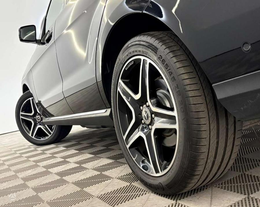Black Mercedes-Benz GLE 350 2017 in Marijampole, with an engine capacity of 2.99 L and mileage of 271 thousand km for 19999 €, photo 24 on AUTOMOTO.COM.LV