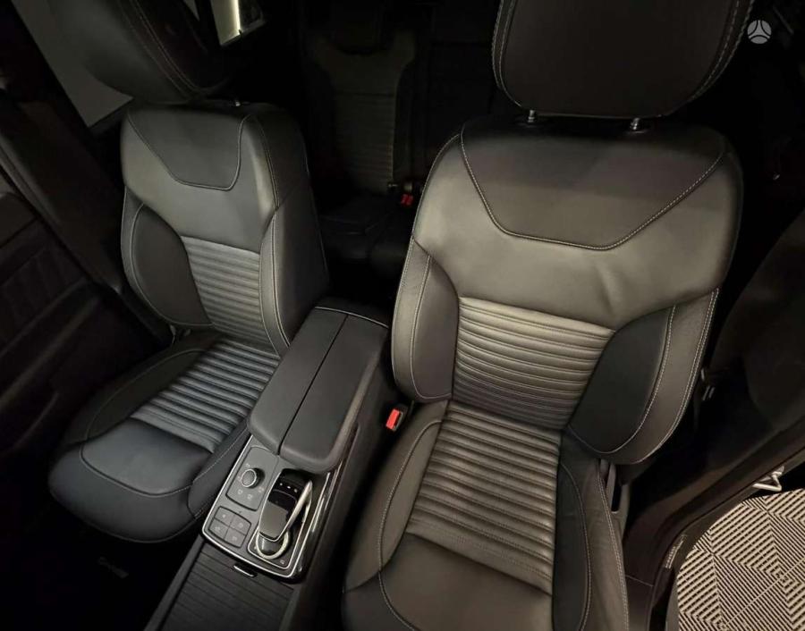 Black Mercedes-Benz GLE 350 2017 in Marijampole, with an engine capacity of 2.99 L and mileage of 271 thousand km for 19999 €, photo 25 on AUTOMOTO.COM.LV