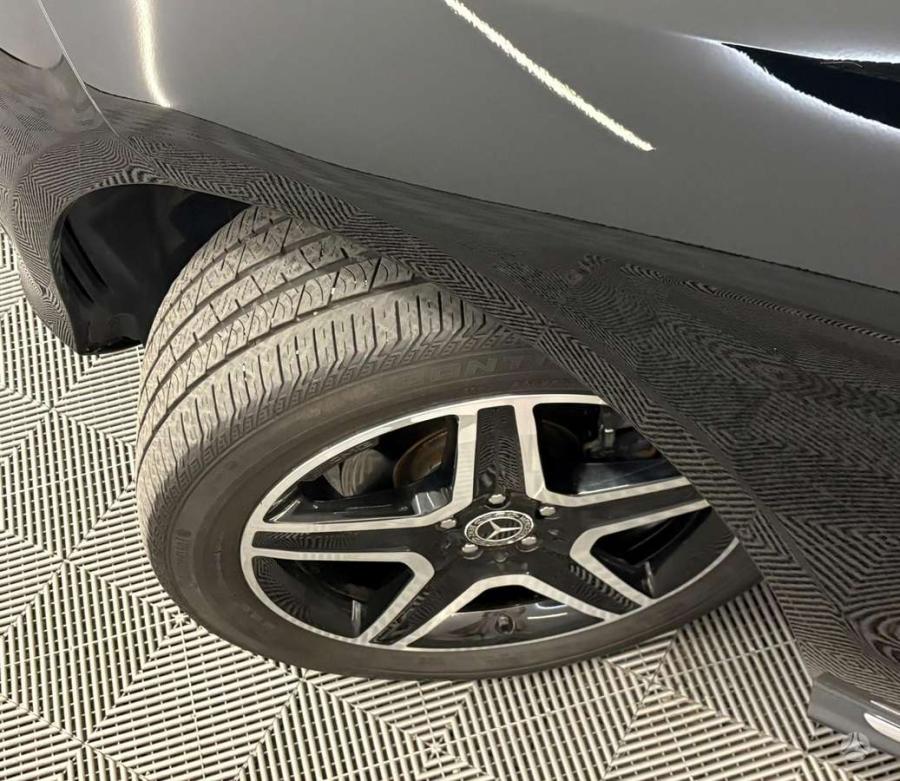 Black Mercedes-Benz GLE 350 2017 in Marijampole, with an engine capacity of 2.99 L and mileage of 271 thousand km for 19999 €, photo 26 on AUTOMOTO.COM.LV