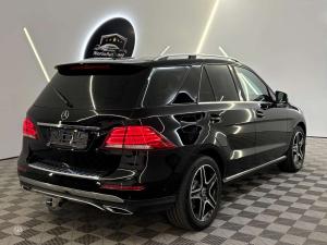 Black Mercedes-Benz GLE 350 2017 in Marijampole, with an engine capacity of 2.99 L and mileage of 271 thousand km for 19999 €, photo 33 on AUTOMOTO.COM.LV