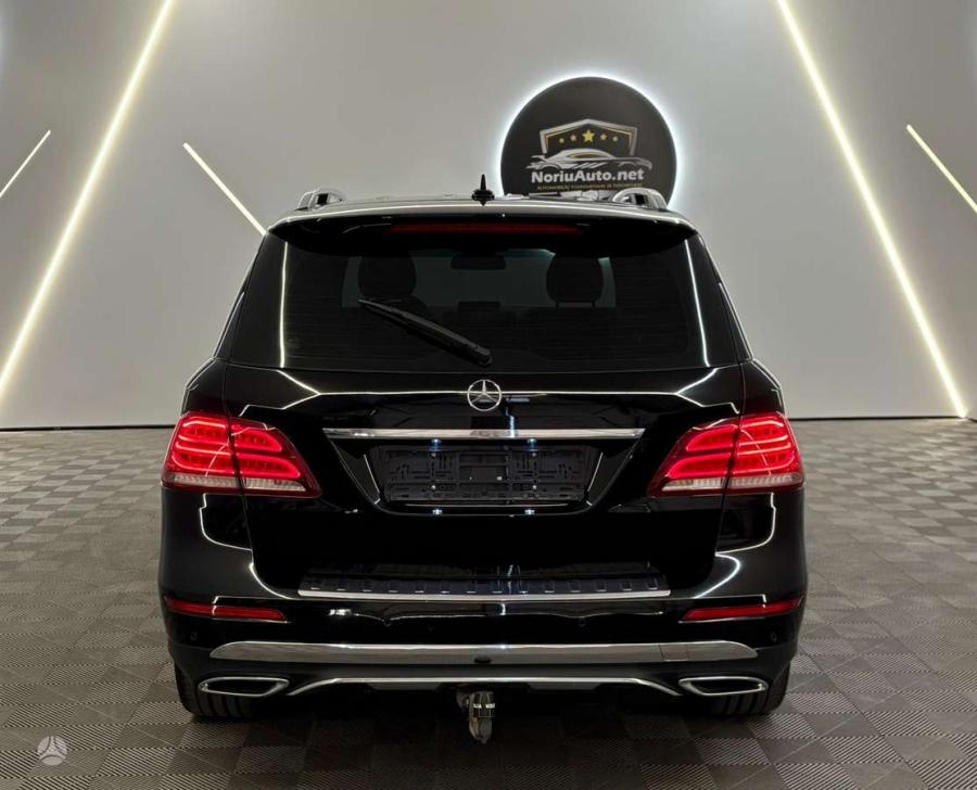 Black Mercedes-Benz GLE 350 2017 in Marijampole, with an engine capacity of 2.99 L and mileage of 271 thousand km for 19999 €, photo 34 on AUTOMOTO.COM.LV