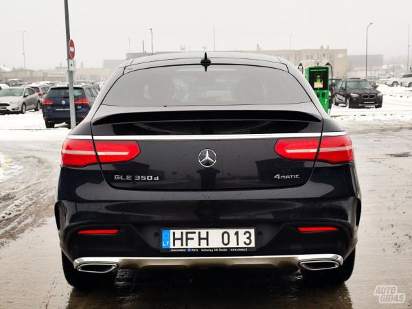 Black Mercedes-Benz GLE 350 2018 in Siauliai, with an engine capacity of 3.00 L and mileage of 137 thousand km for 38995 €, photo 6 on AUTOMOTO.COM.LV