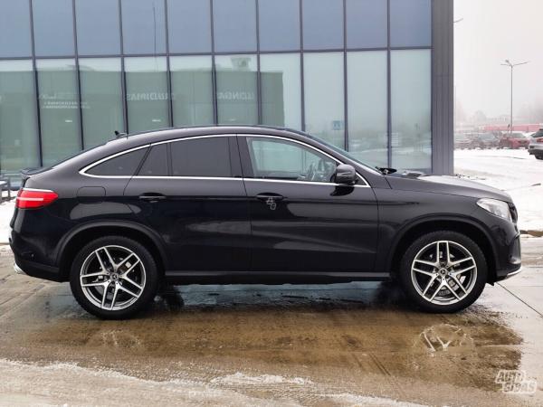 Black Mercedes-Benz GLE 350 2018 in Siauliai, with an engine capacity of 3.00 L and mileage of 137 thousand km for 38995 €, photo 7 on AUTOMOTO.COM.LV