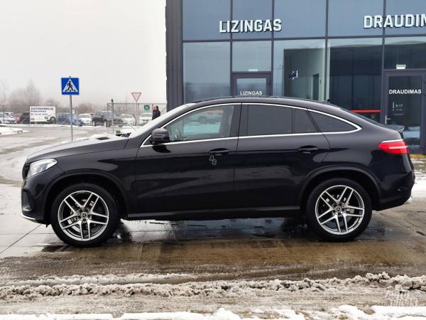 Black Mercedes-Benz GLE 350 2018 in Siauliai, with an engine capacity of 3.00 L and mileage of 137 thousand km for 38995 €, photo 8 on AUTOMOTO.COM.LV