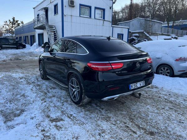 Black Mercedes-Benz GLE 350 2018 in Kaunas, with an engine capacity of 2.99 L and mileage of 150 thousand km for 17900 €, photo 4 on AUTOMOTO.COM.LV