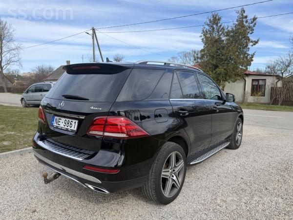 Melns Mercedes-Benz GLE 350 2018 Ventspils, ar dzinēja tilpumu 3.00 L un nobraukumu 309 tūkst. km par 20500 €, foto 6 vietnē AUTOMOTO.COM.LV