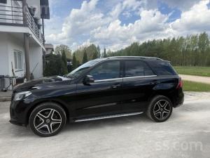 Melns Mercedes-Benz GLE 350 2018 Rīga, ar dzinēja tilpumu 3.00 L un nobraukumu 155 tūkst. km par 27000 €, foto  vietnē AUTOMOTO.COM.LV