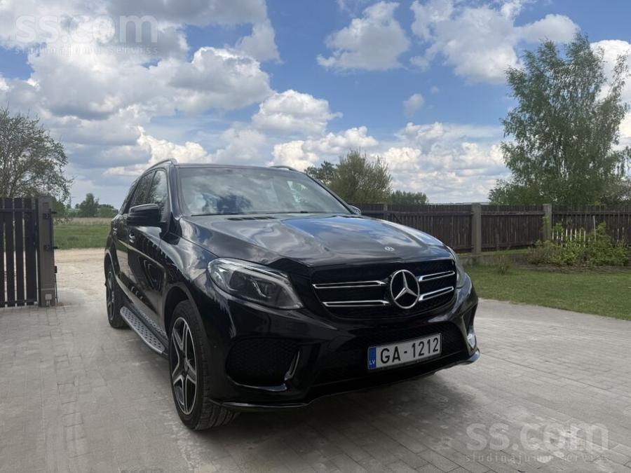 Melns Mercedes-Benz GLE 350 2018 Rīga, ar dzinēja tilpumu 3.00 L un nobraukumu 155 tūkst. km par 27000 €, foto 3 vietnē AUTOMOTO.COM.LV