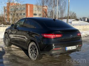 Melns Mercedes-Benz GLE 350 2018 Rīga, ar dzinēja tilpumu 3.00 L un nobraukumu 188 tūkst. km par 30500 €, foto 5 vietnē AUTOMOTO.COM.LV