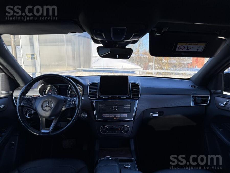 Melns Mercedes-Benz GLE 350 2018 Rīga, ar dzinēja tilpumu 3.00 L un nobraukumu 188 tūkst. km par 30500 €, foto 16 vietnē AUTOMOTO.COM.LV