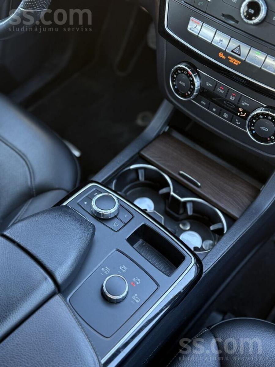 Melns Mercedes-Benz GLE 350 2018 Rīga, ar dzinēja tilpumu 3.00 L un nobraukumu 188 tūkst. km par 30500 €, foto 19 vietnē AUTOMOTO.COM.LV